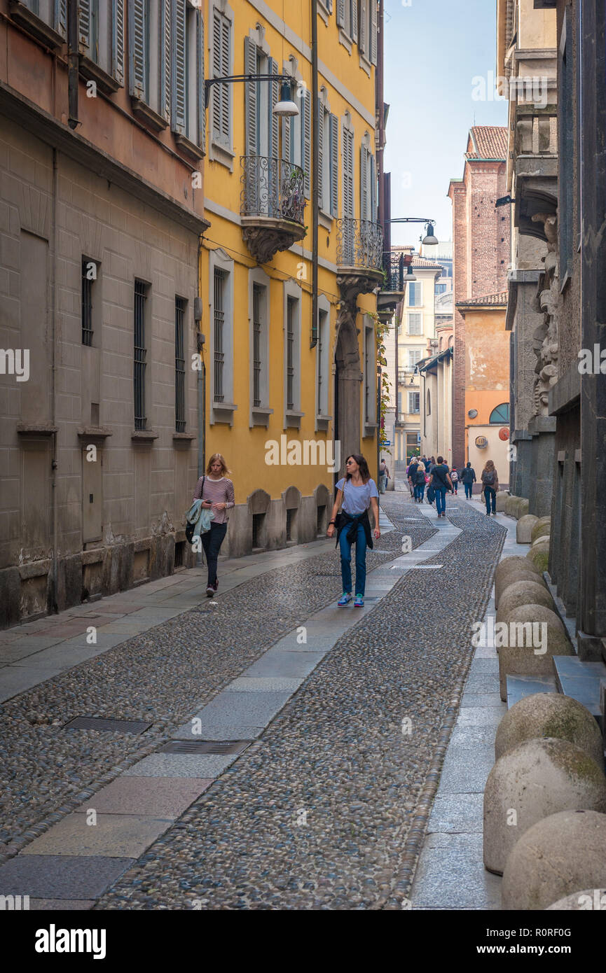 Street scene, Milan, Italy Stock Photo - Alamy