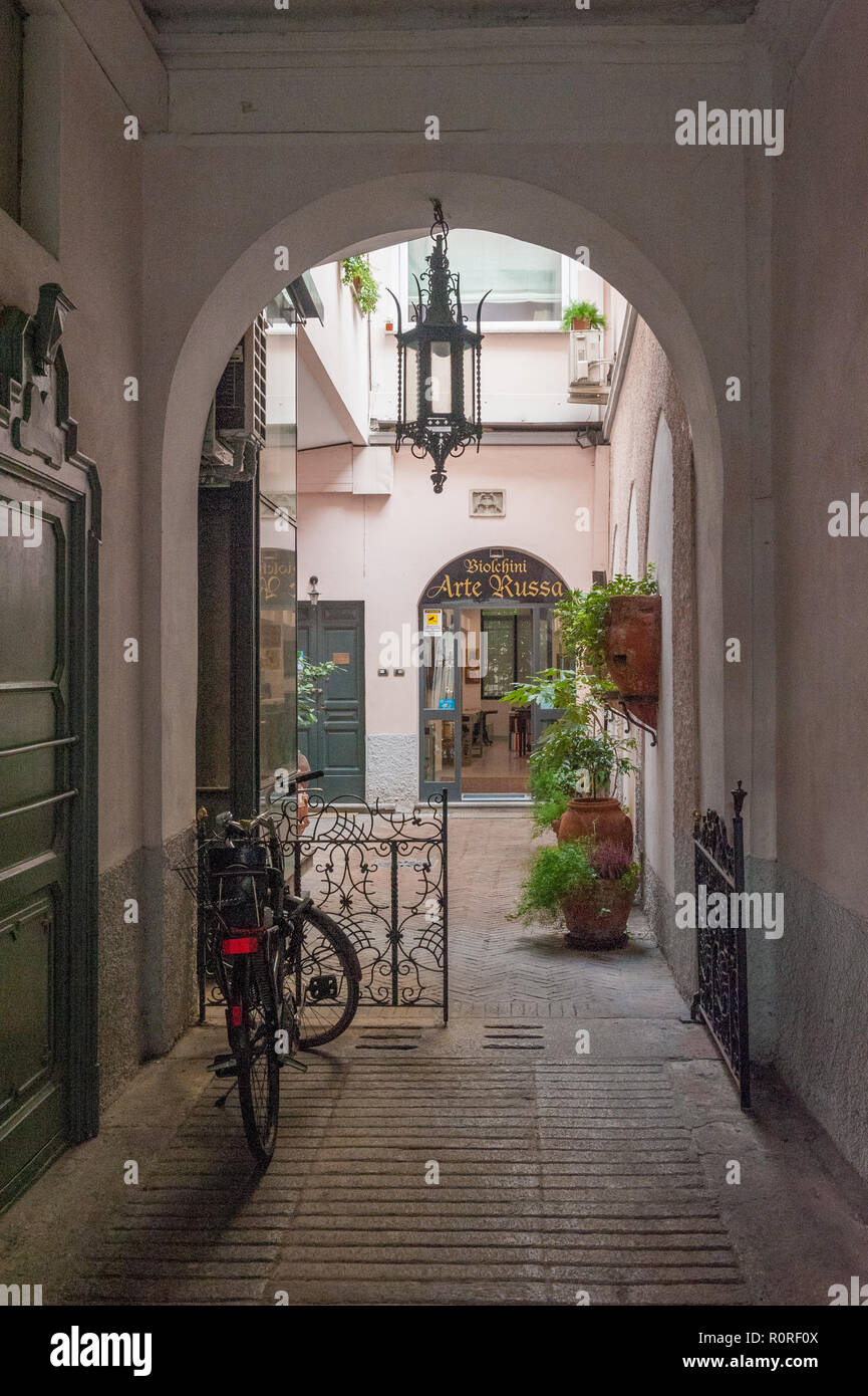Street scene, Brera district, Milan, Italy Stock Photo - Alamy