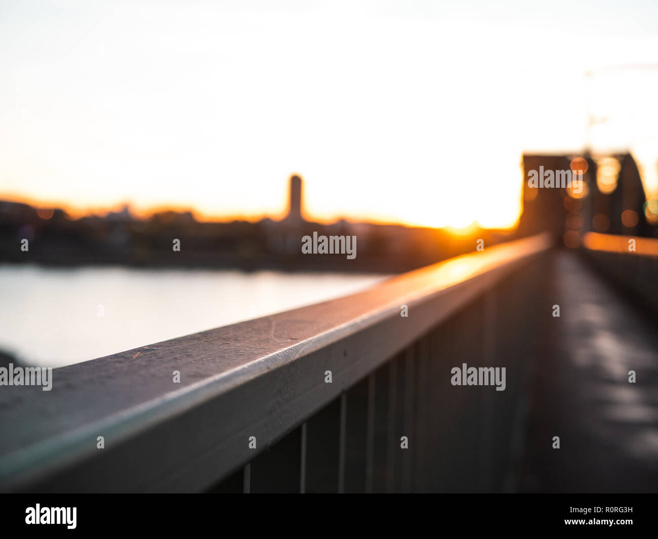 Bridge blurry background hi-res stock photography and images - Alamy