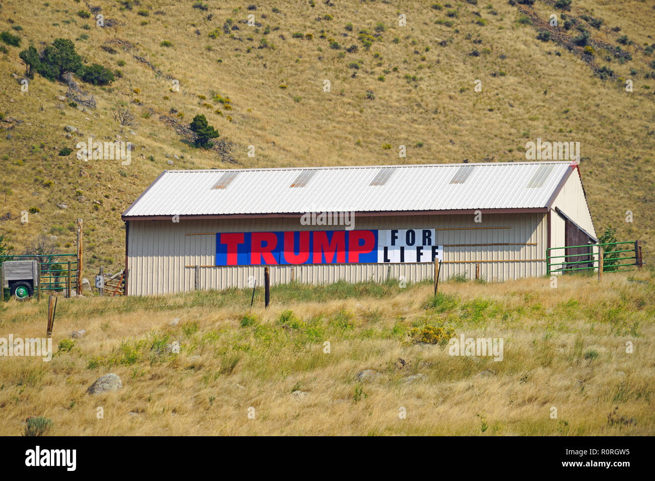 Trump sign rural hi-res stock photography and images - Alamy