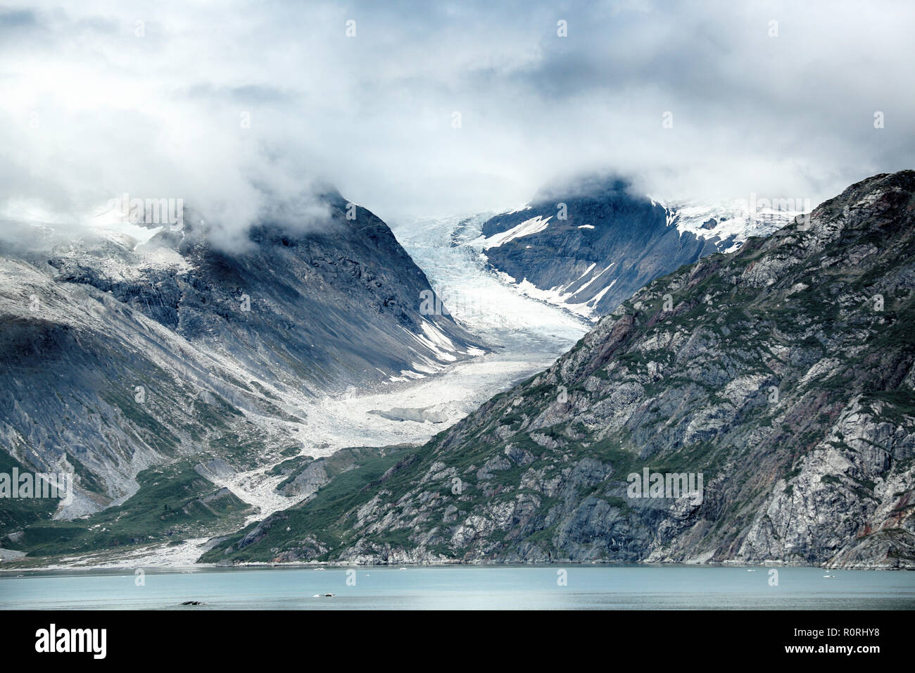 Alaska snow mountain Stock Photo - Alamy
