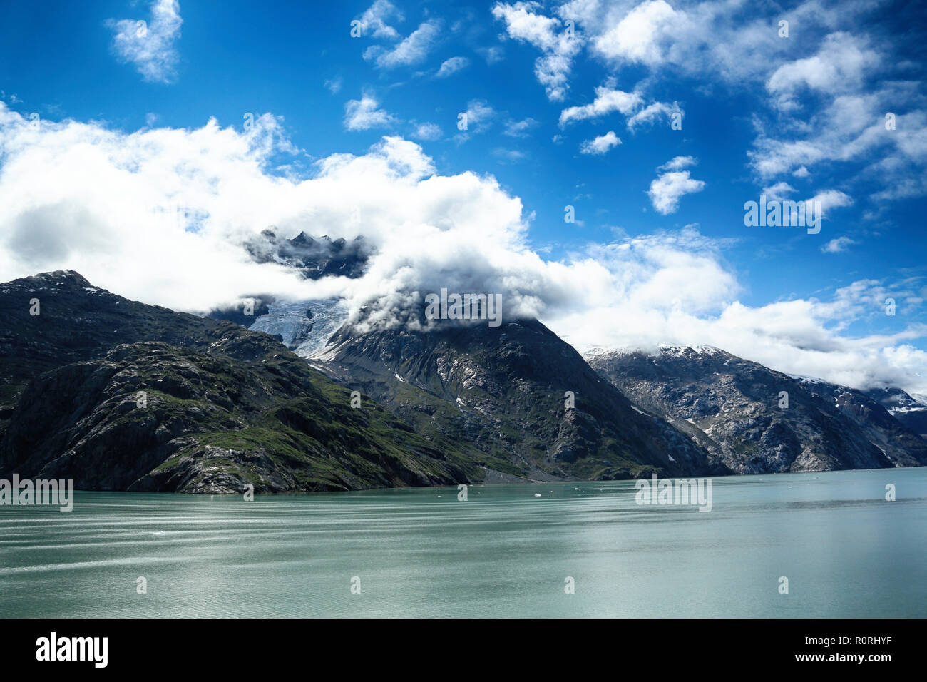 Alaska snow mountain Stock Photo - Alamy