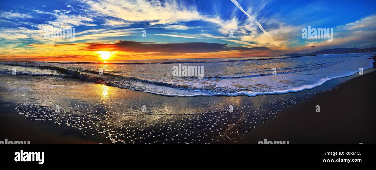 SUNSET OR DAWN ON THE BEACH Stock Photo - Alamy