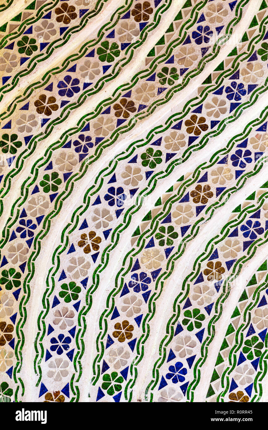 Religious Buddhism pattern in a Burmese temple Stock Photo - Alamy