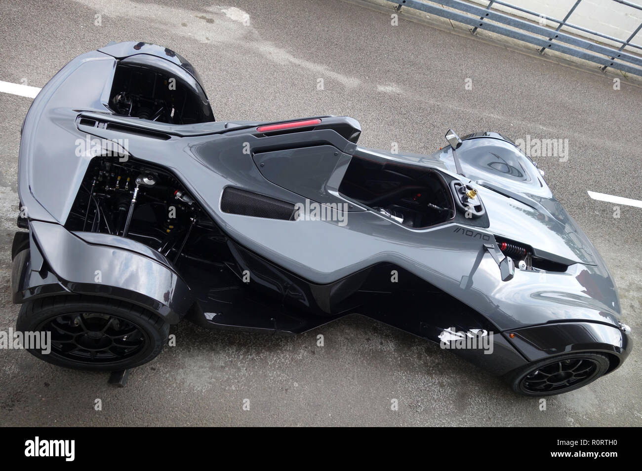 Streamlined vehicles hi-res stock photography and images - Alamy