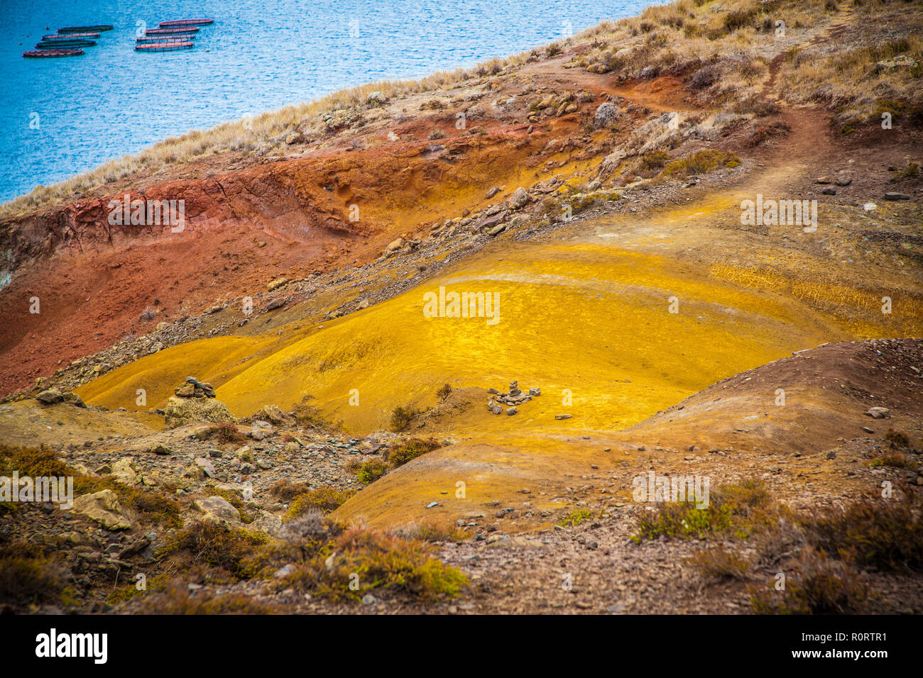 Sulfur texture hi-res stock photography and images - Alamy