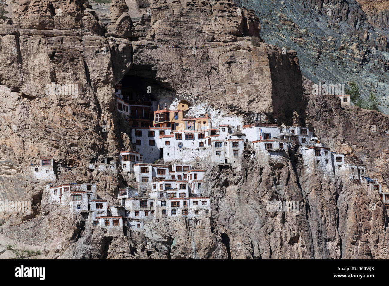 Phuktal gompa hi-res stock photography and images - Alamy