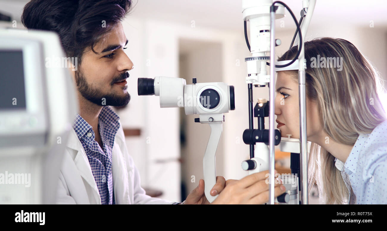 Patient customer slit lamp hi-res stock photography and images - Alamy