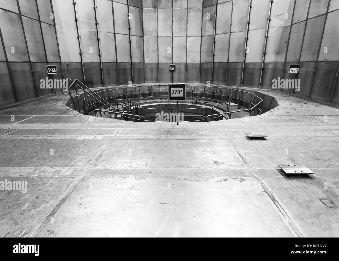 Nuclear Reactor Black and White Stock Photos & Images - Alamy