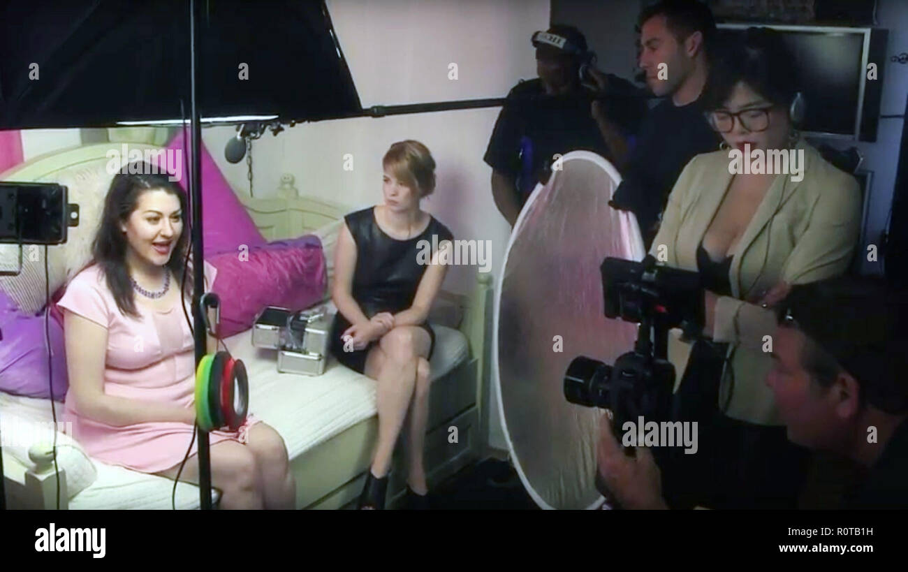 VIRAL BEAUTY, far left: Casey Killoran, 2018. © Indie Rights / courtesy ...