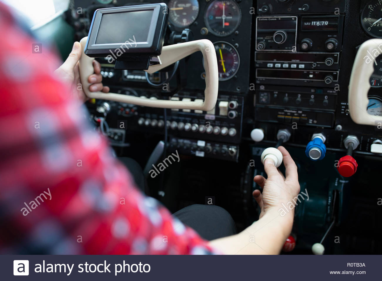Woman pilot cockpit hi-res stock photography and images - Alamy