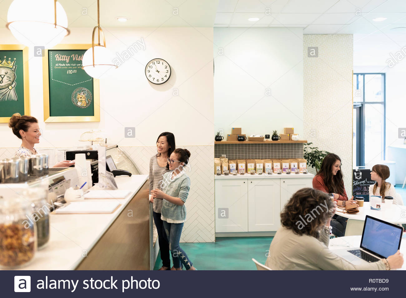 Order counter hi-res stock photography and images - Alamy