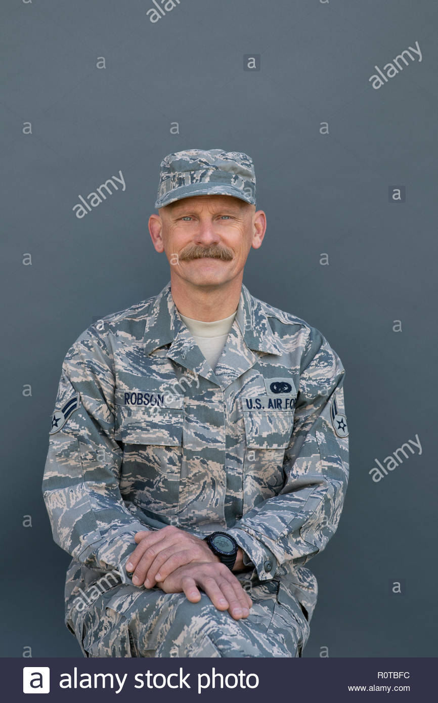 Soldier uniform portrait studio hi-res stock photography and images - Alamy