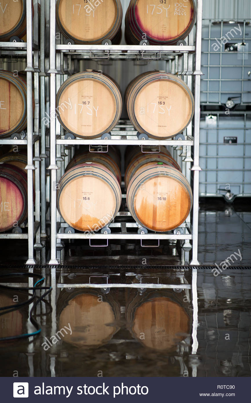 Storage racks hi-res stock photography and images - Alamy