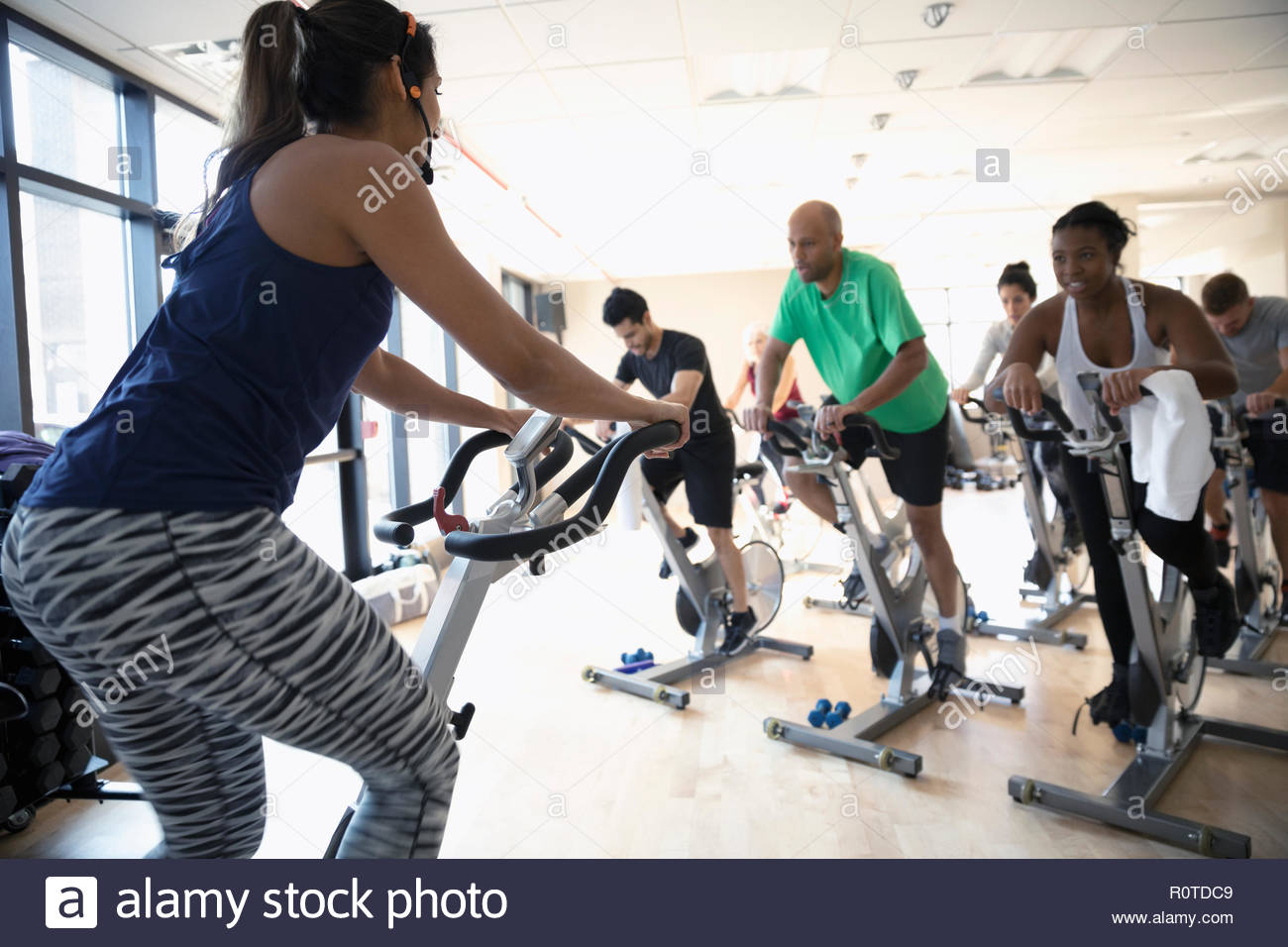 Gym instructor man black american hi-res stock photography and images ...