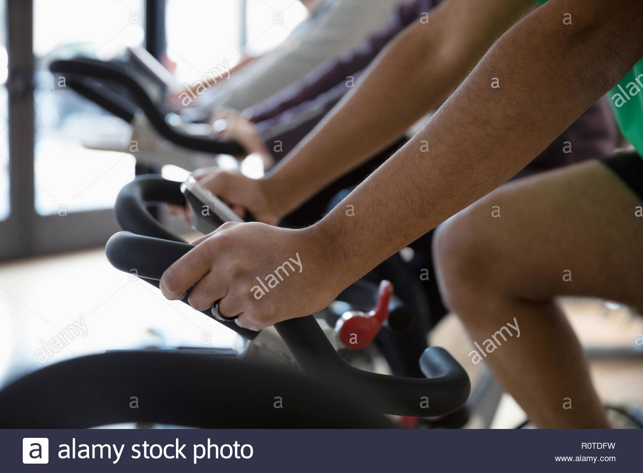 Spinning class young hi-res stock photography and images - Alamy