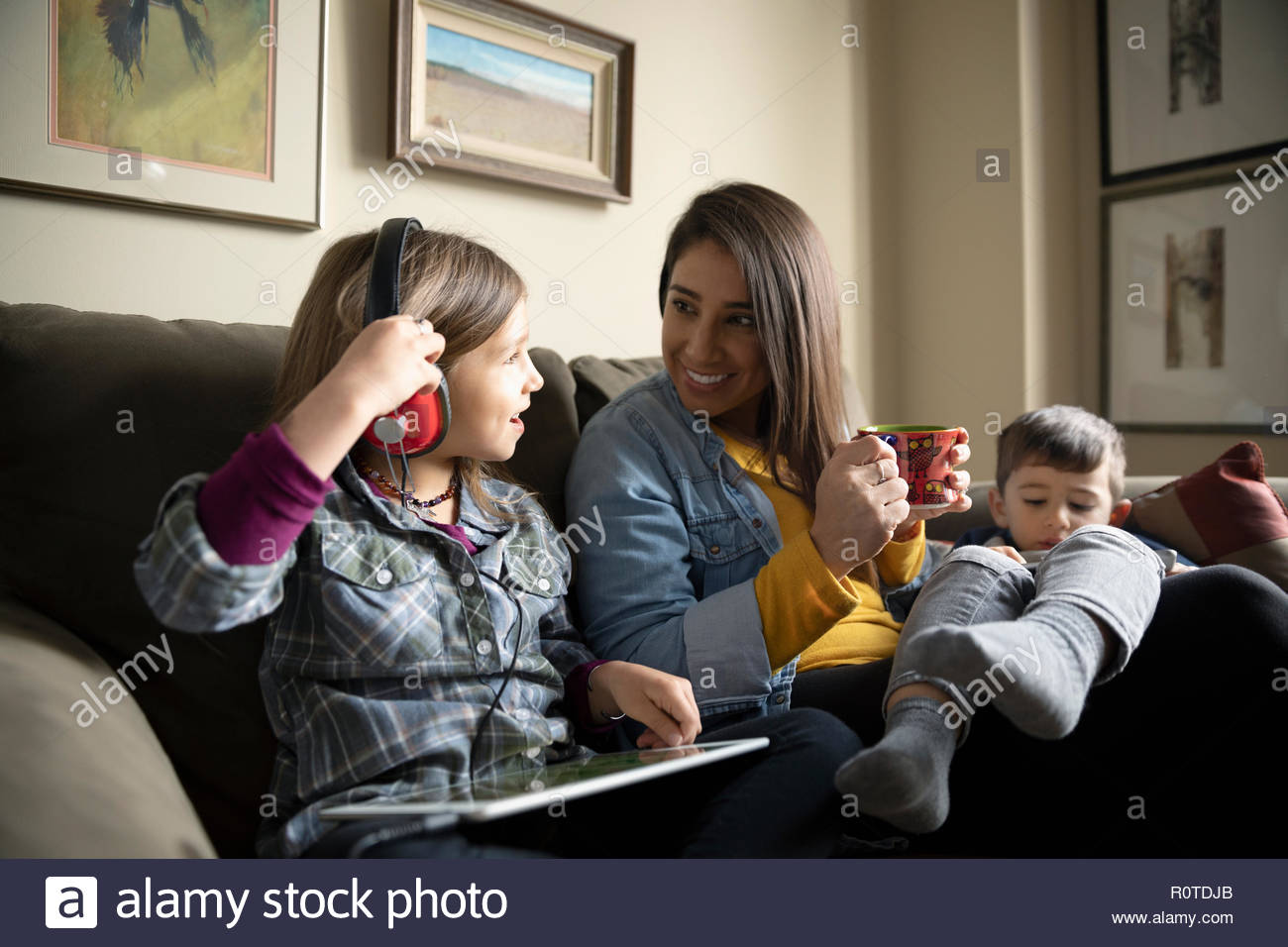 Hispanic mom and children hi-res stock photography and images - Alamy