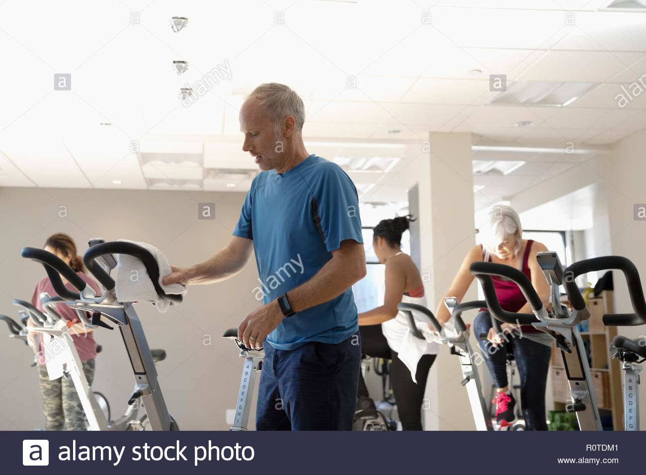 Spin class man hi-res stock photography and images - Alamy