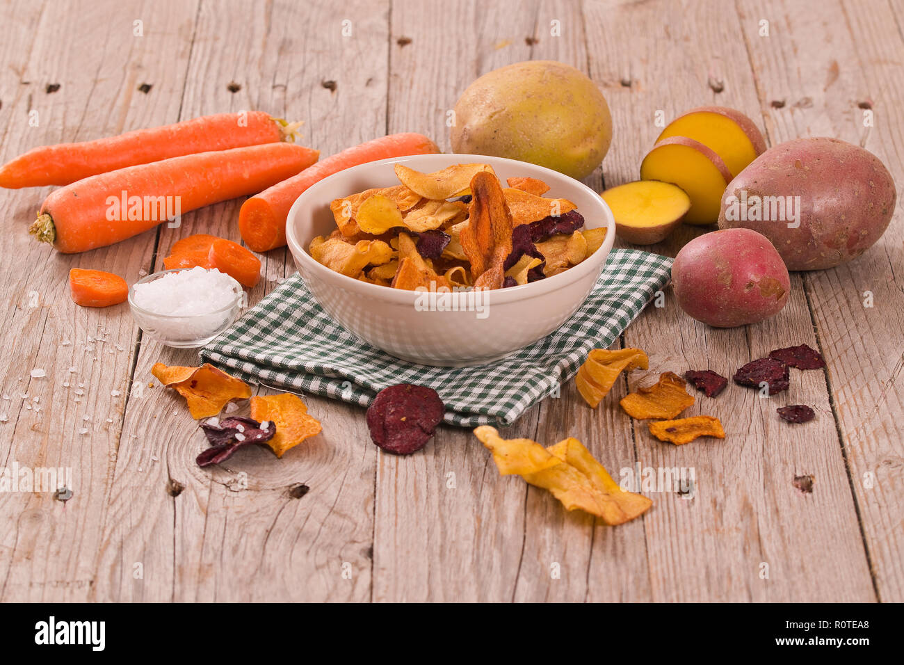 Mixed vegetable crisps Stock Photo - Alamy