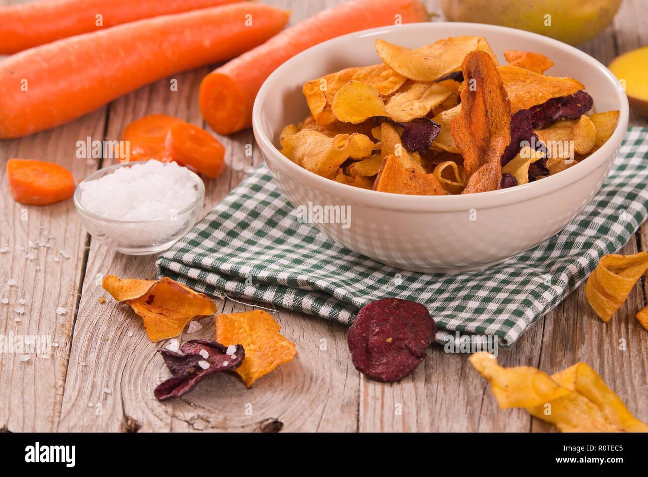 Mixed vegetable crisps Stock Photo - Alamy