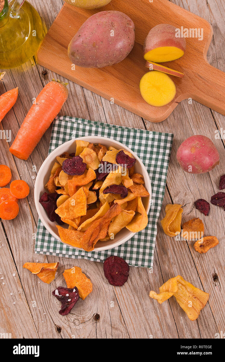 Mixed vegetable crisps Stock Photo - Alamy