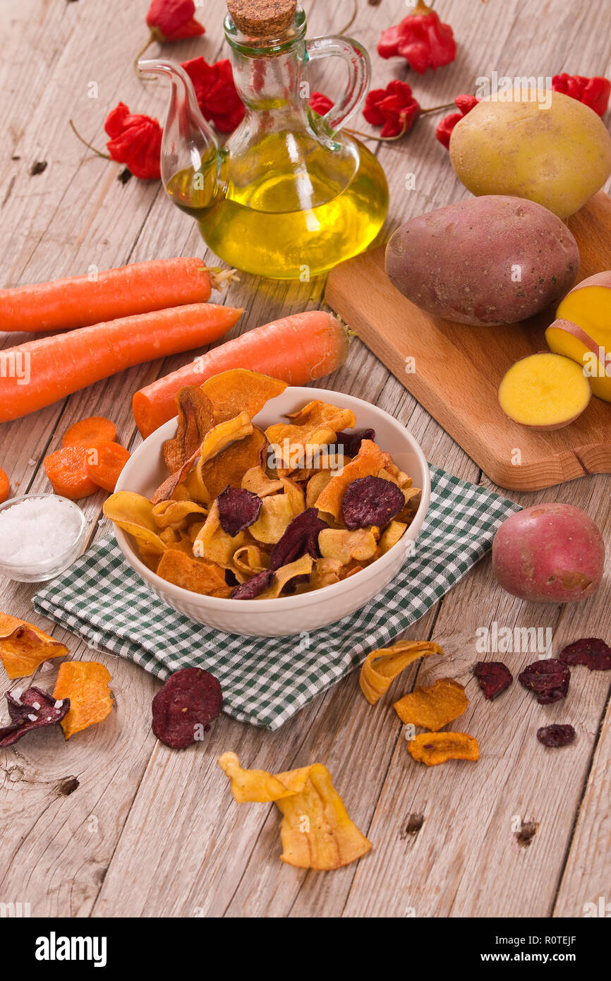 Mixed vegetable crisps Stock Photo - Alamy