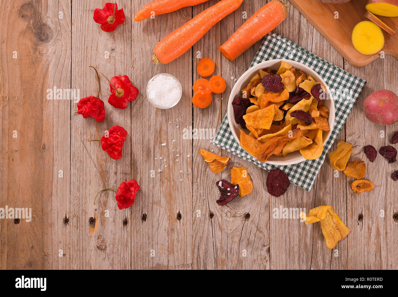 Mixed vegetable crisps Stock Photo - Alamy