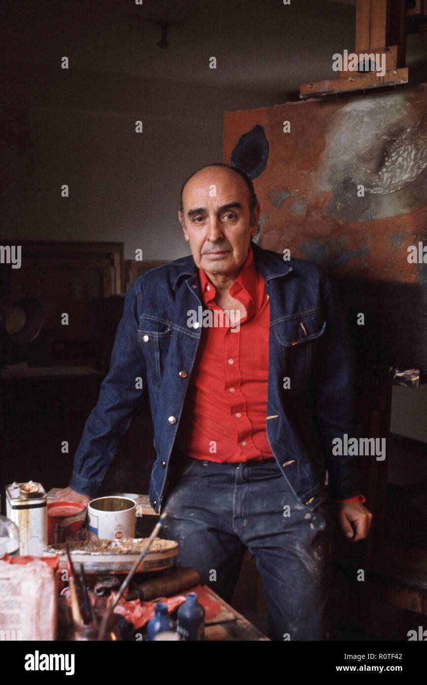 CABALLERO, JOSE PINTOR ESPAÑOL. HUELVA 1916-1991 FOTO EN SU ESTUDIO DE ...