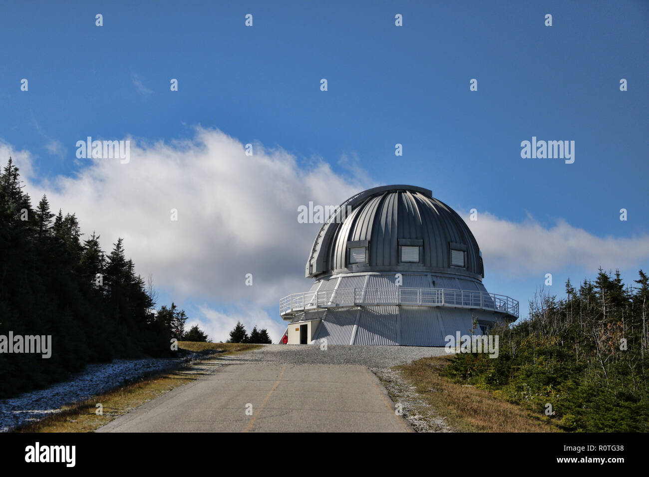 Observatory mont megantic hi-res stock photography and images - Alamy