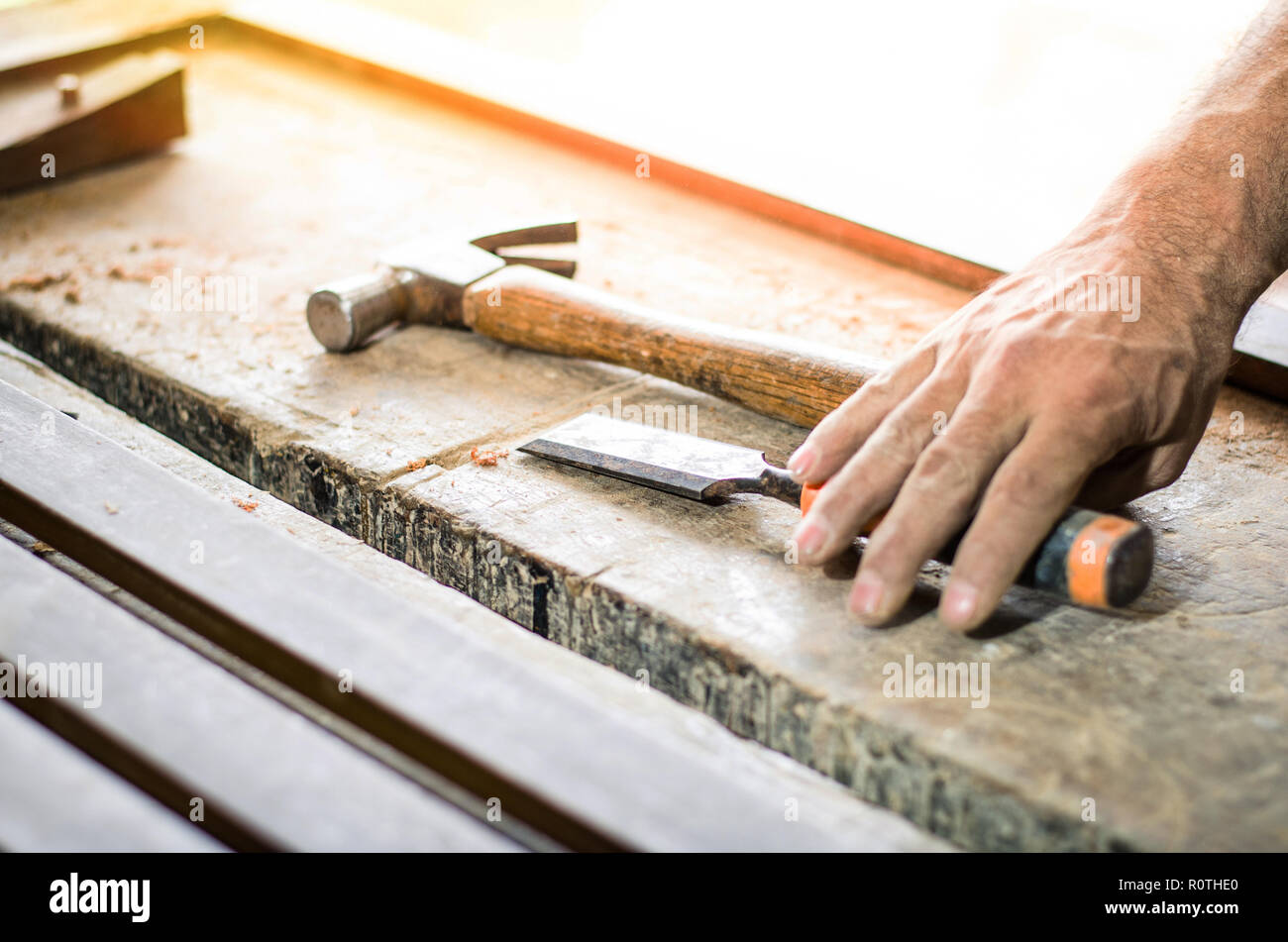 Hammer wood carpenter hi-res stock photography and images - Alamy