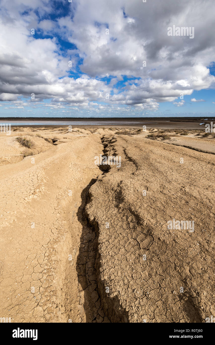 Earthquake rift hi-res stock photography and images - Alamy