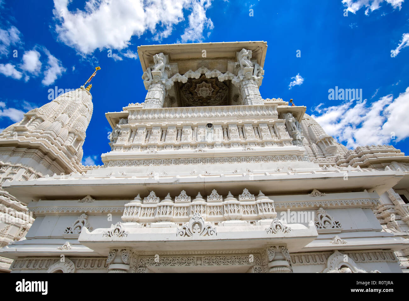 BAPS Shri Swaminarayan Mandir Hindu Temple in Torontofa Stock Photo - Alamy