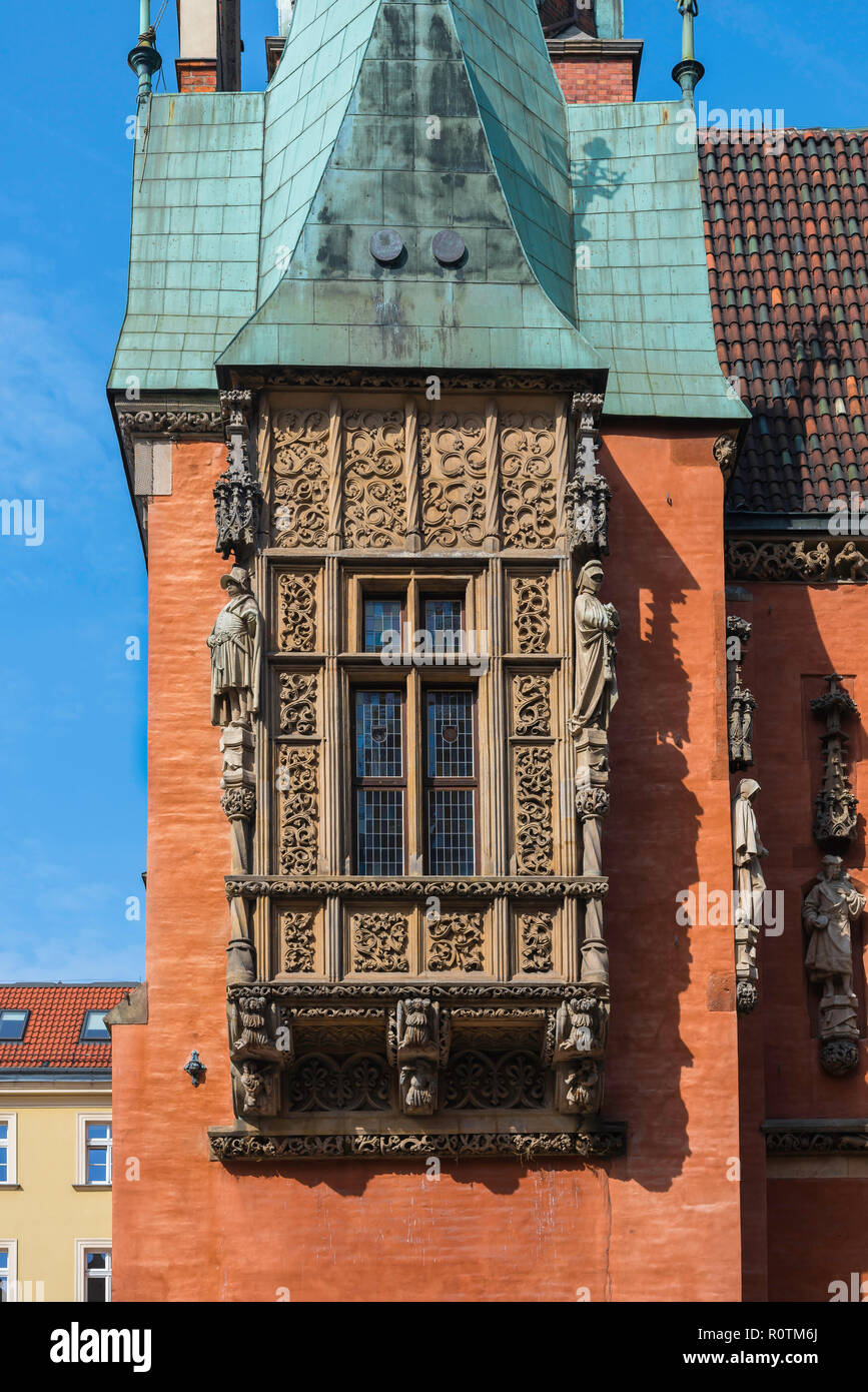 Medieval oriel bay window in hi-res stock photography and images - Alamy