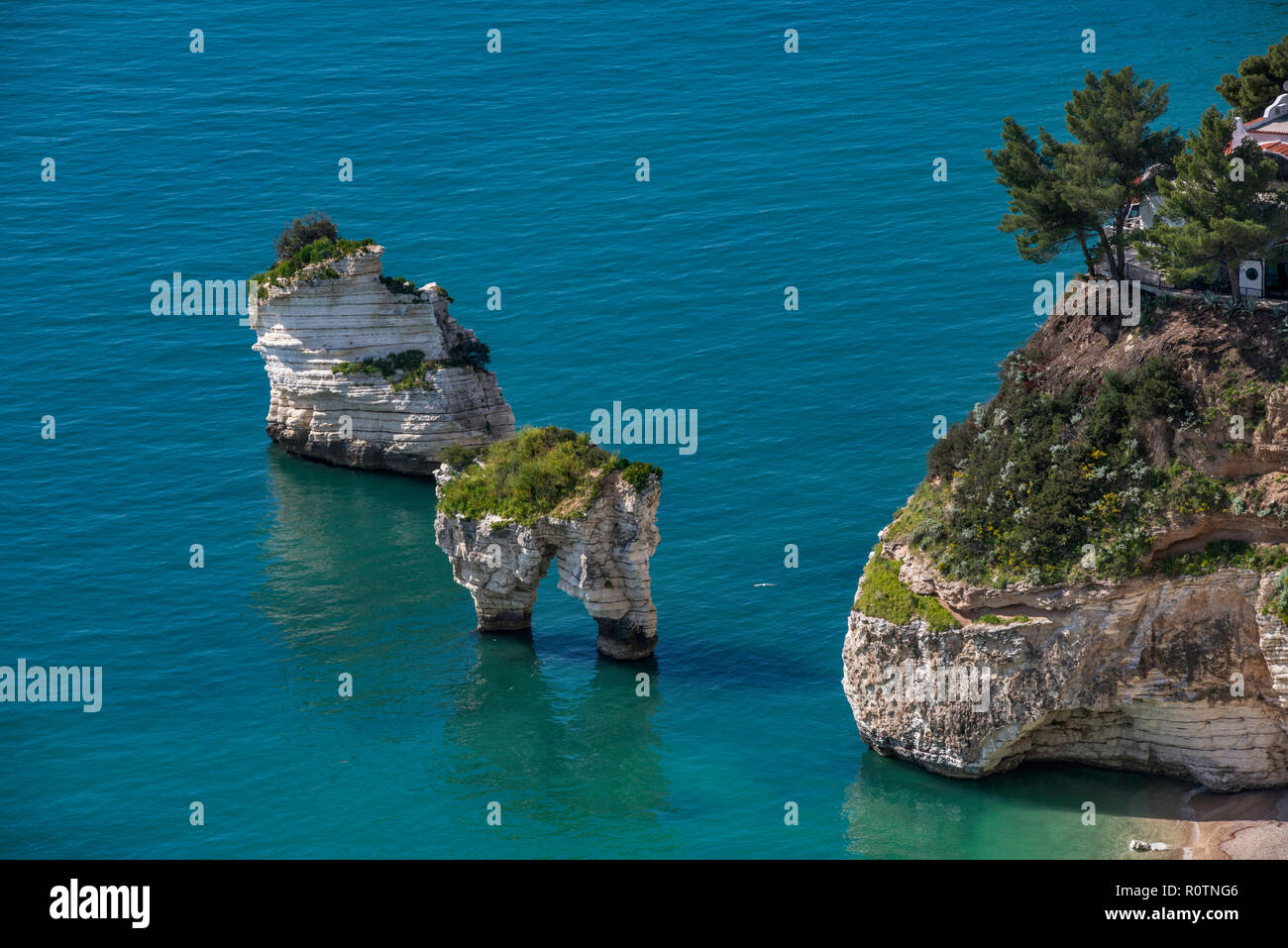 Rocks at Baia della Zagare (Zagare Beach), Adriatic Sea, Gargano ...