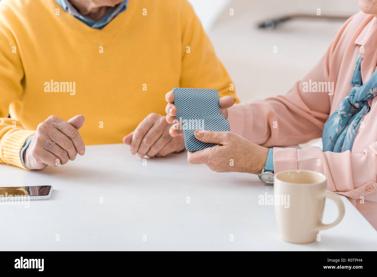 People playing cards hi-res stock photography and images - Alamy