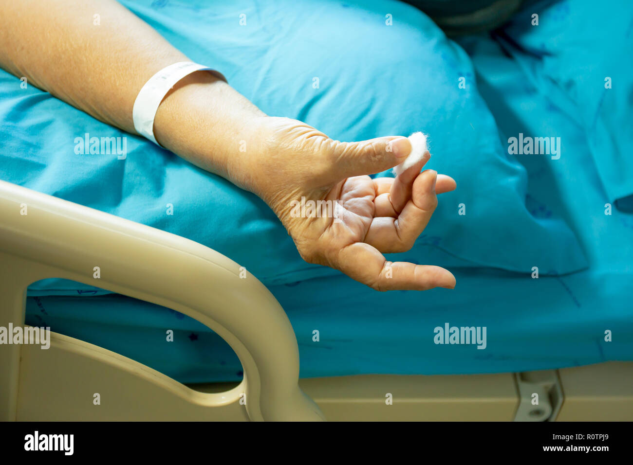 Stop blood hi-res stock photography and images - Alamy