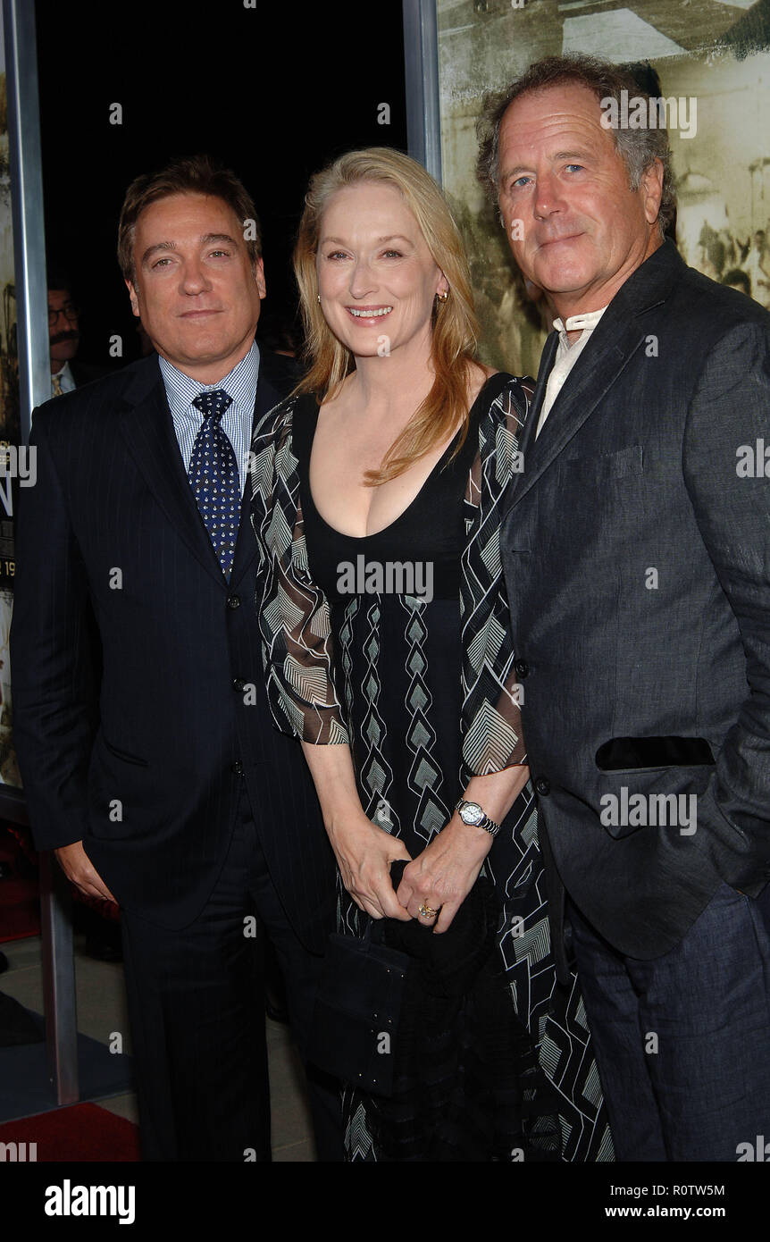 Meryl Streep arriving at the RENDITION Premiere at the Academy Of ...