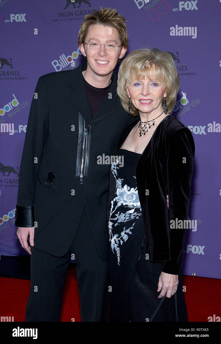 Clay Atkins and mom Faye at the Billboard Music Awards 2003 at the MGM ...