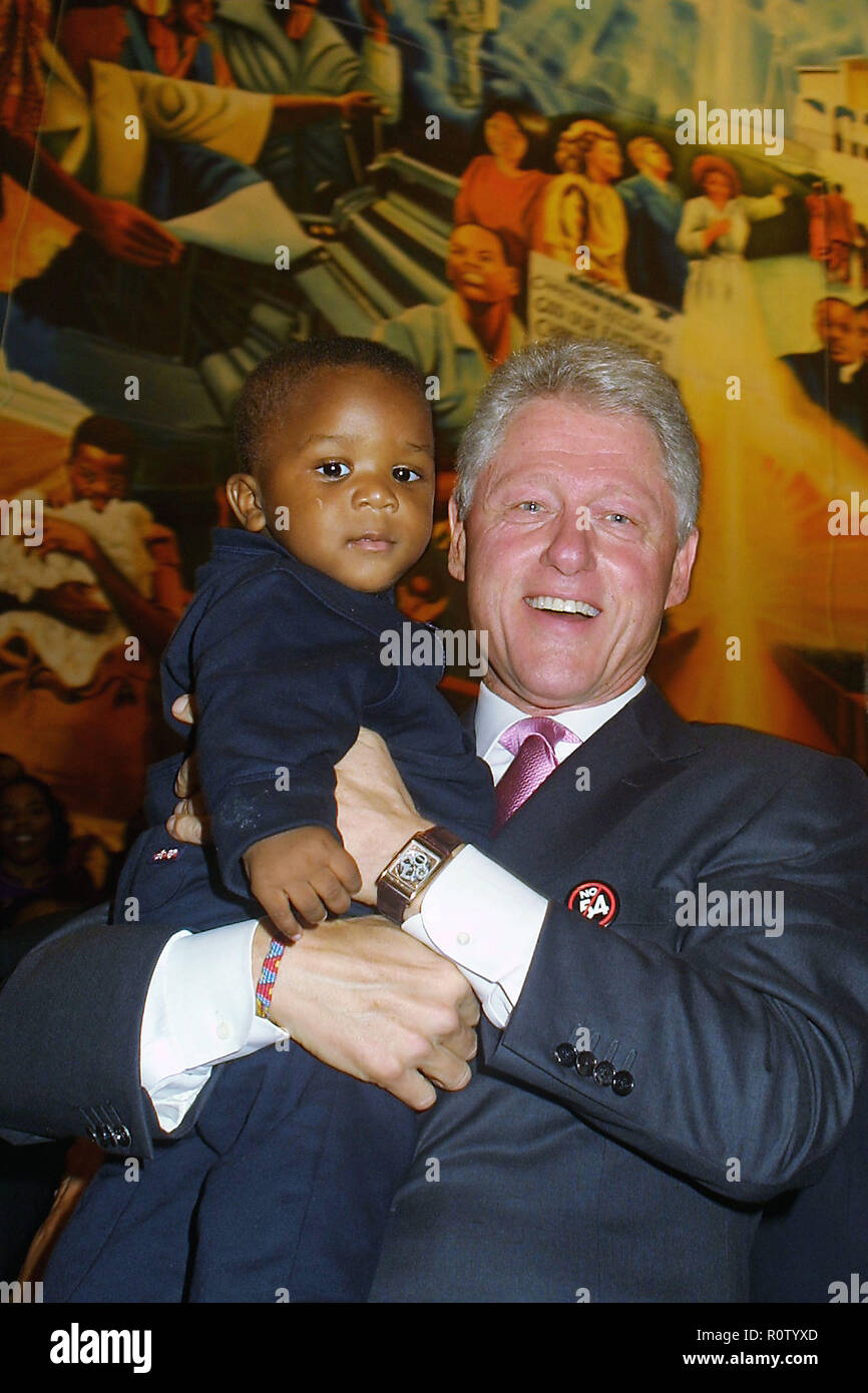 Bill Clinton at the First AME Church in Los Angeles to support Gray ...