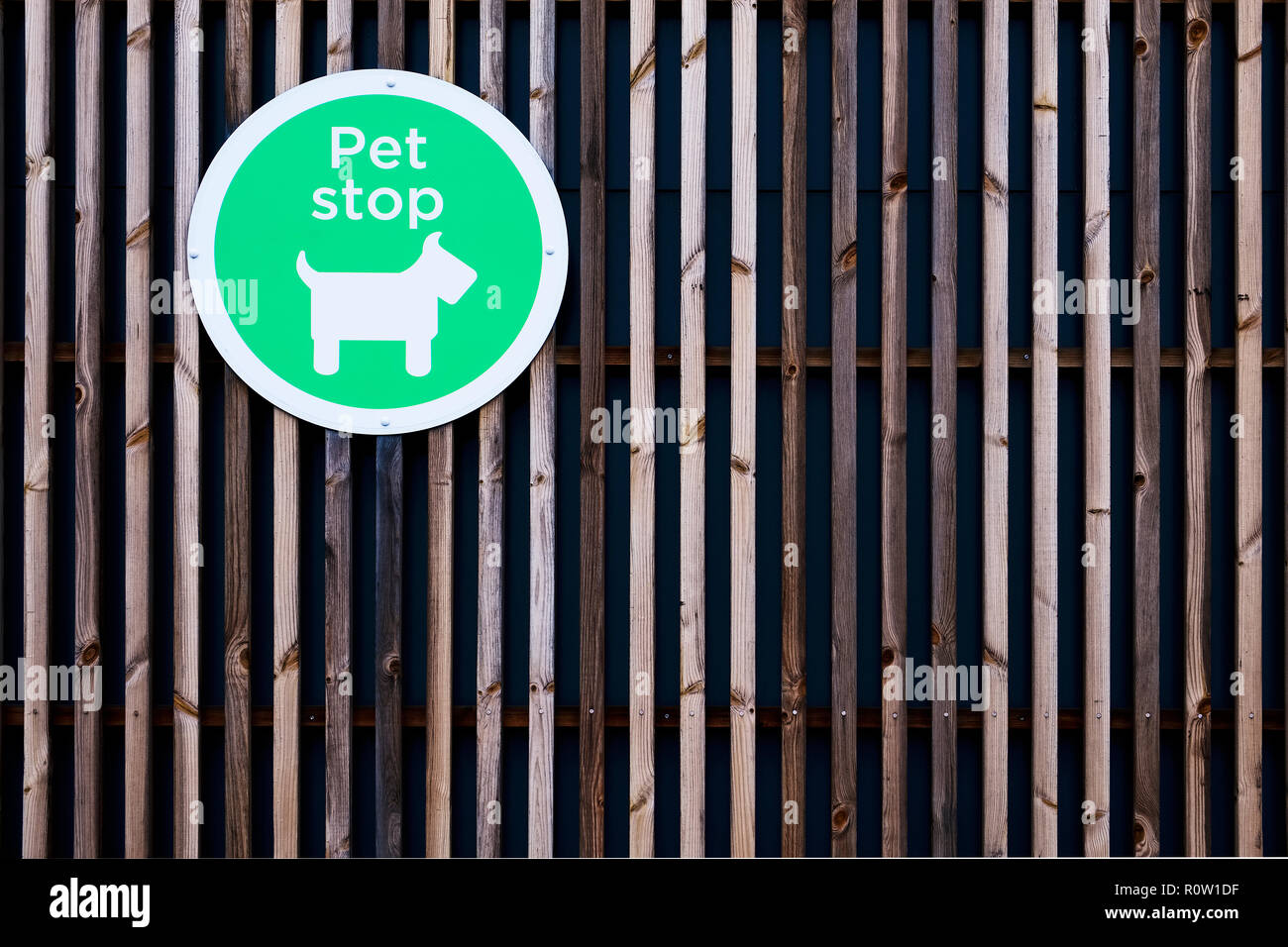 Sign vet signage hi-res stock photography and images - Alamy