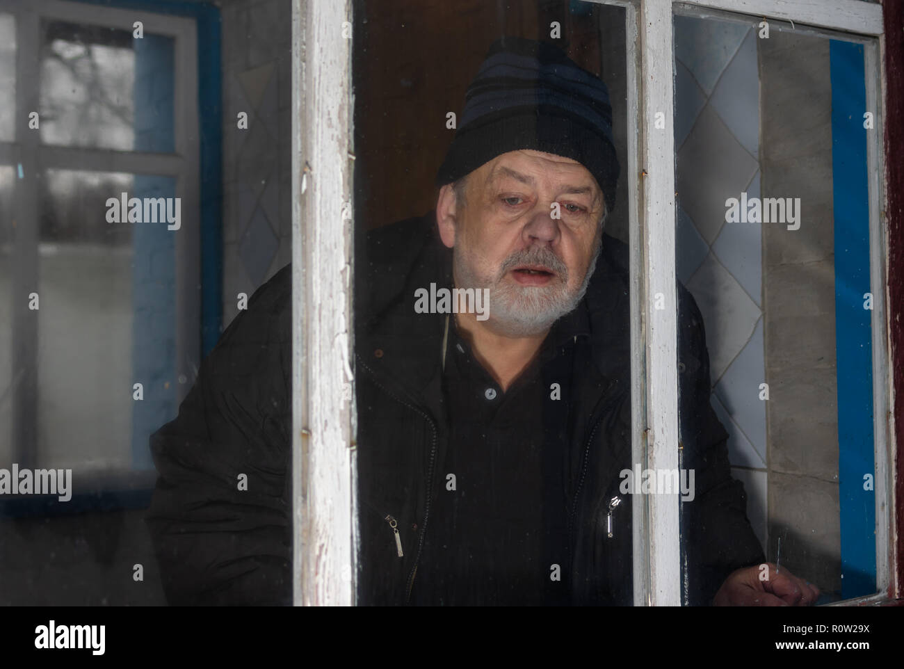 Peep through the window hi-res stock photography and images - Alamy