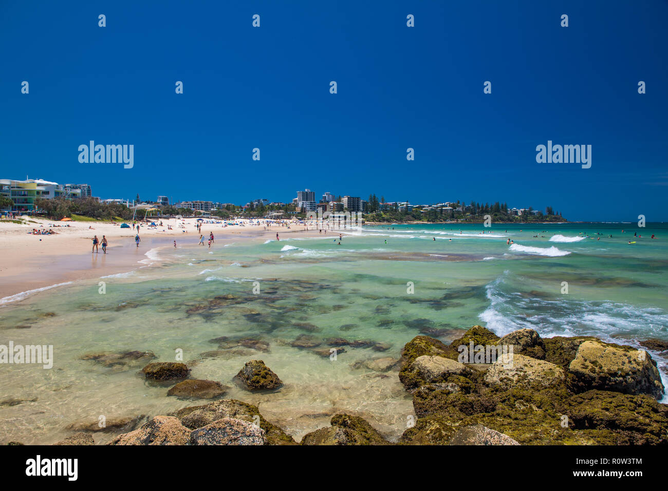 CALOUNDRA, AUS - Nov 04 2018: Hot sunny day at Kings Beach Calundra ...