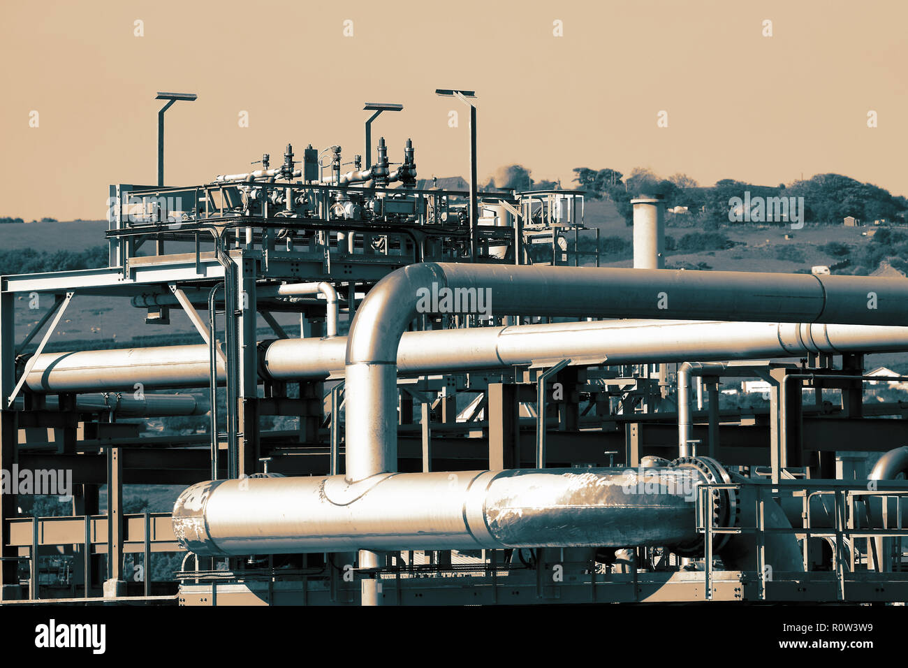 Natural Gas Refinery Stock Photos & Natural Gas Refinery Stock Images ...