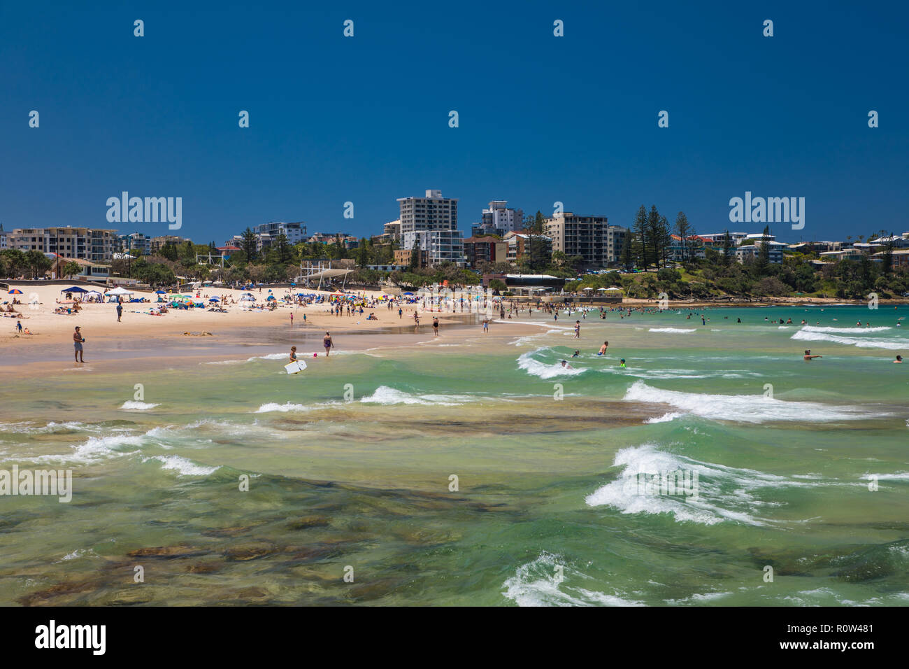 CALOUNDRA, AUS - Nov 04 2018: Hot sunny day at Kings Beach Calundra ...