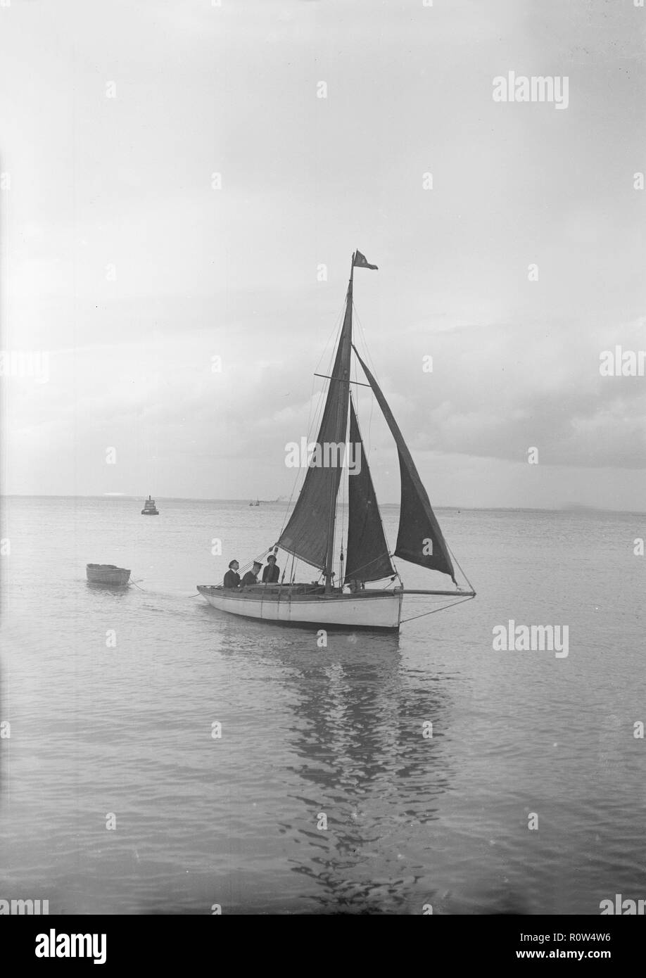 Cutter under sail, 1912. Creator: Kirk & Sons of Cowes Stock Photo - Alamy