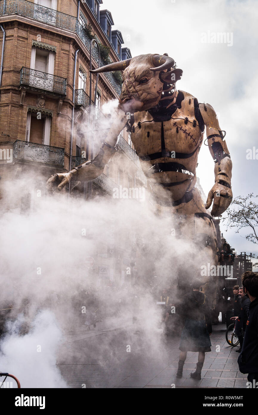 Steampunk machine hi-res stock photography and images - Alamy