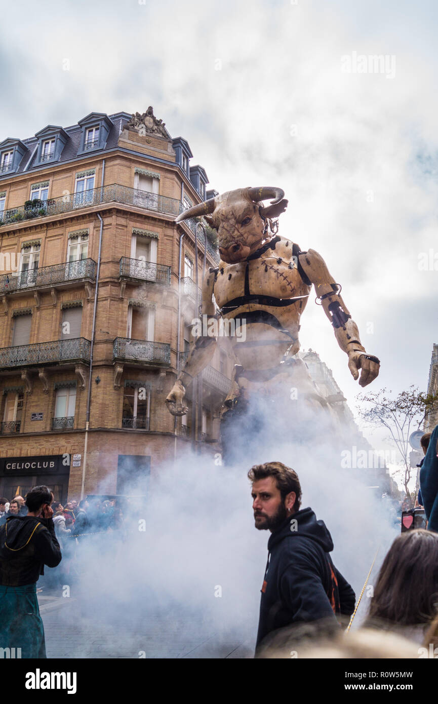 Lumiere fashion show hi-res stock photography and images - Alamy