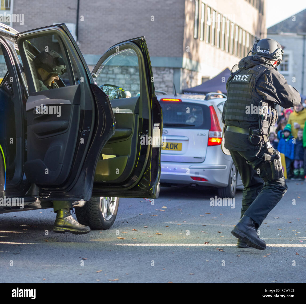 Authorised firearms officers hi-res stock photography and images - Alamy
