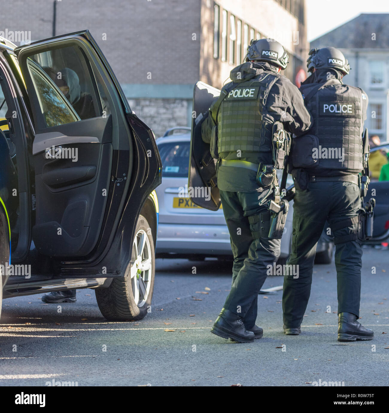 Armed responce hi-res stock photography and images - Alamy