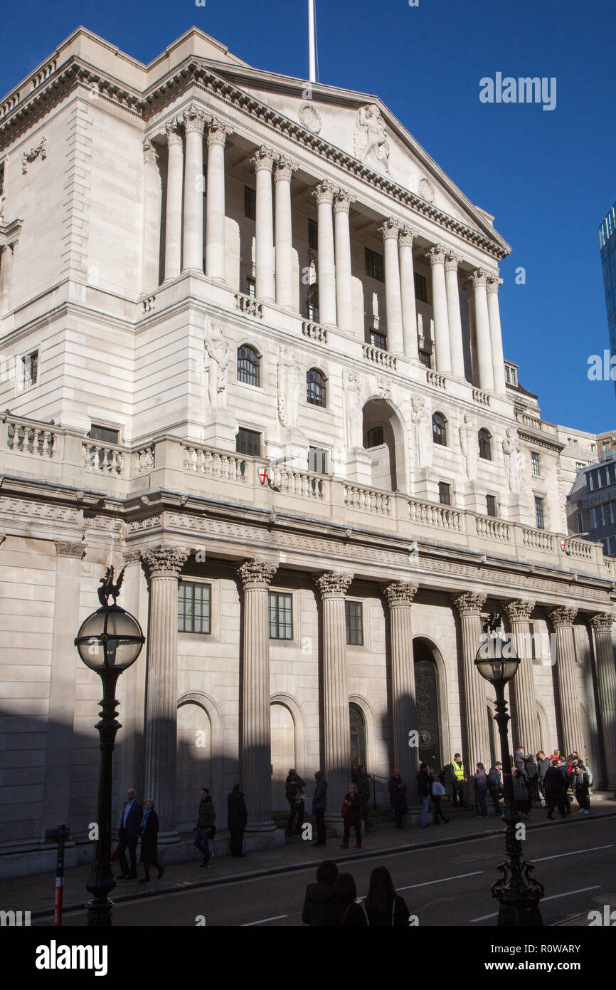 The Bank of England exterior building, Threadneedle Street, London ...